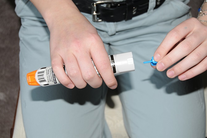 A Simple Guide to How to Use an EpiPen Trainer Properly
