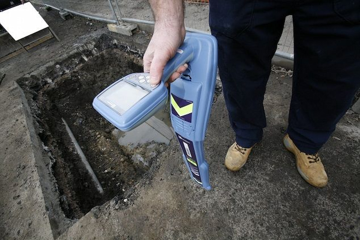 A Simple Guide to the Different Underground Cable and Pipe Locating Methods