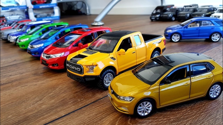 Exploring the World of 1/32 Scale Model Cars